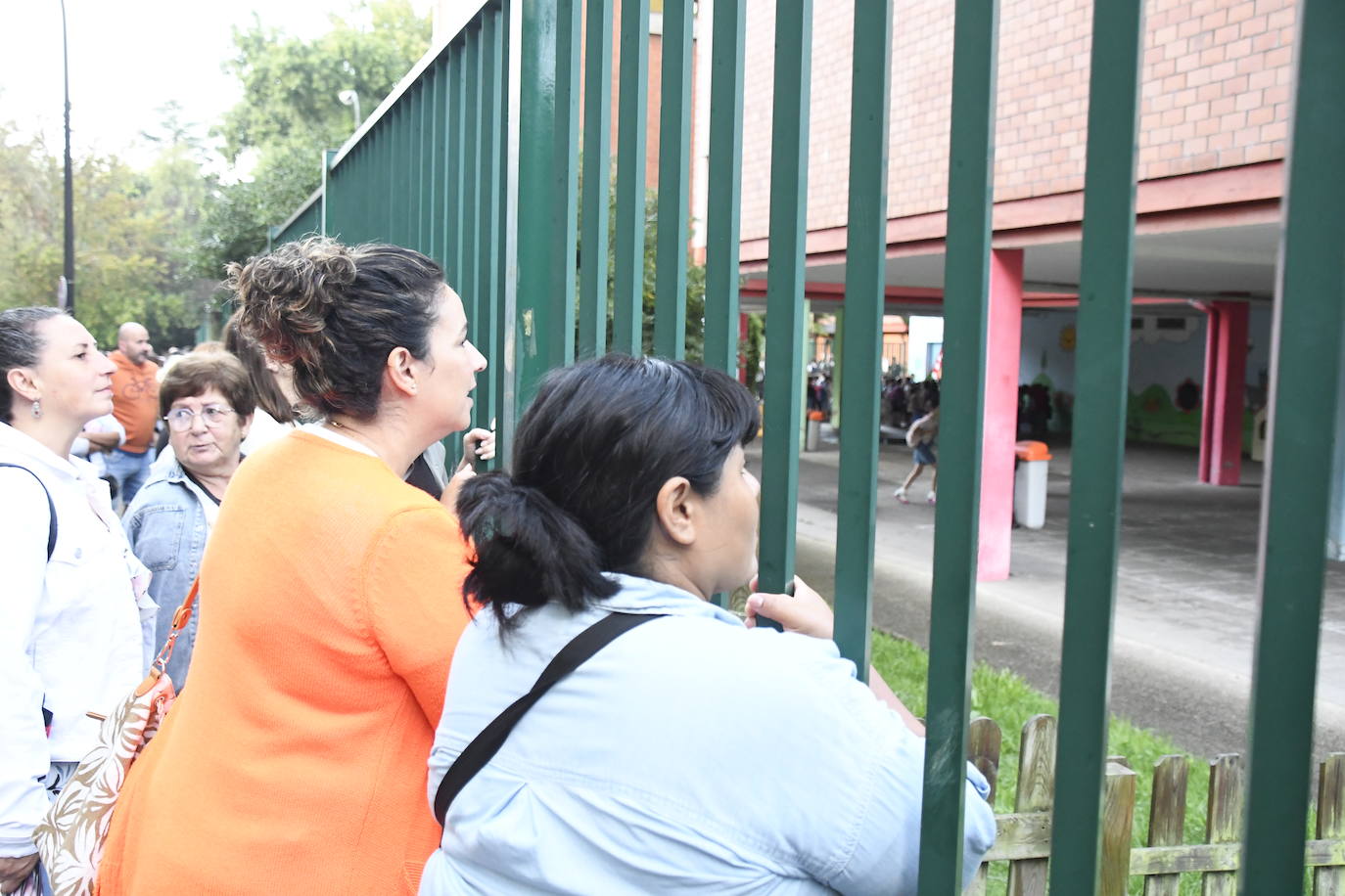 Nervios y ganas en la vuelta al cole de Avilés | El Comercio: Diario de Asturias